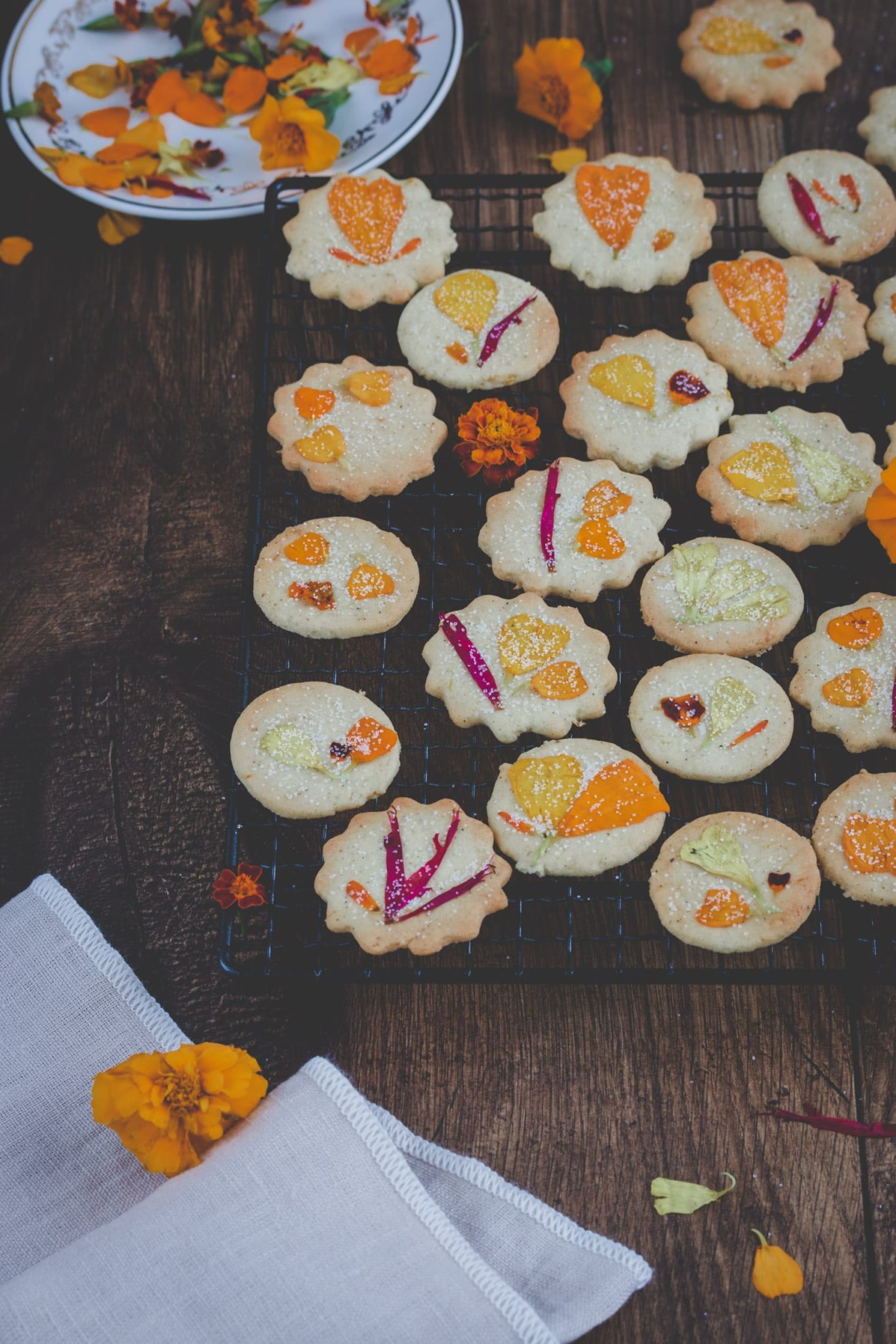 Sablés véganes aux fleurs comestibles - Rose Citron